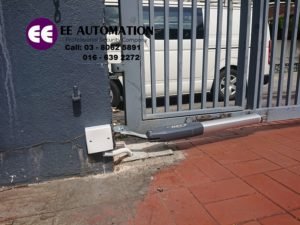 Install Swing Arm Auto Gate - EEAutomation