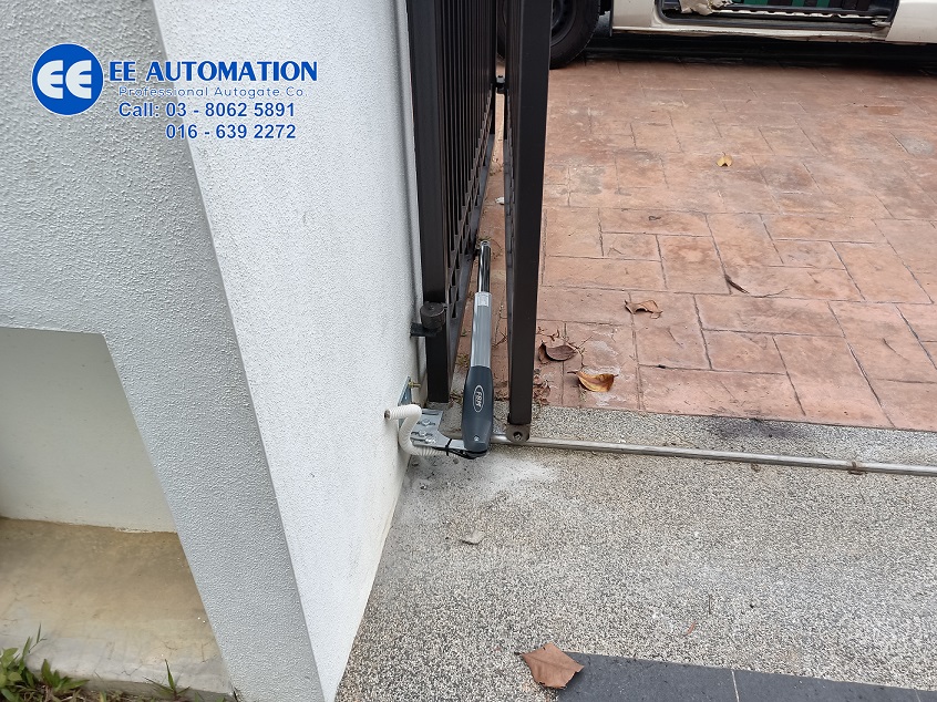 We Are Specialist In Auto Gate Installation And Auto Gate Roller ...