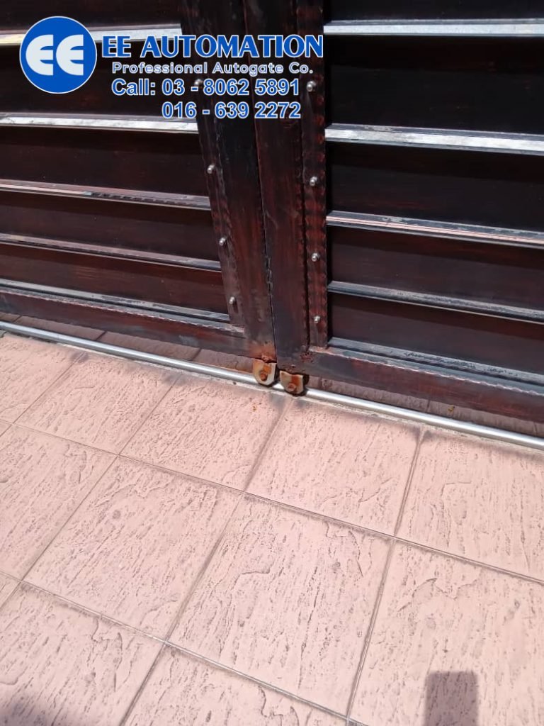 Repair And Replace Auto Gate Bottom Wheels – Auto Gate Roller Rusty ...